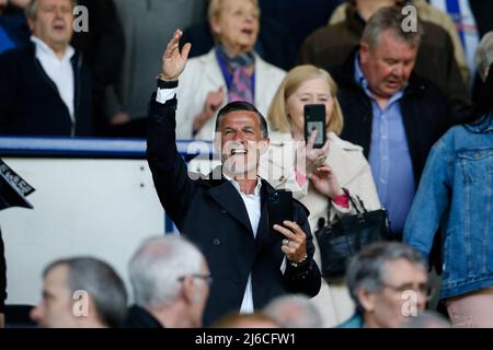 Benito Carbone waves to the Sheffield Wednesday fans Stock Photo - Alamy