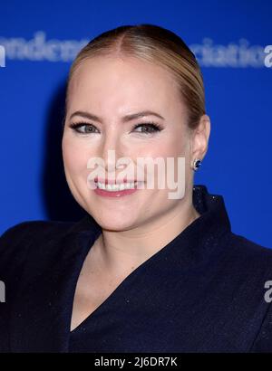 Meghan McCain arriving at the 2022 White House Correspondents' dinner ...