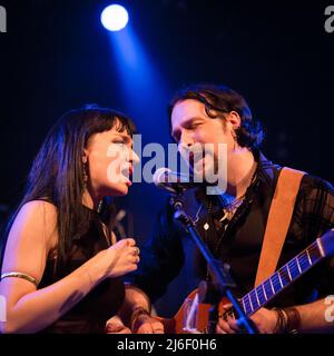 Grace & Aaron Bond on vocals Stock Photo - Alamy