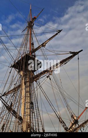 Running Rigging-Square-rigged ship--Biddlecombe Stock Photo - Alamy
