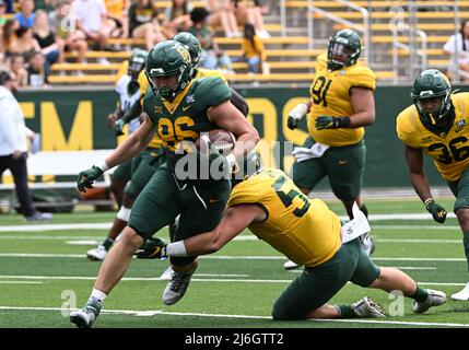 Baylor Bears linebacker Dillon Doyle (5) warms up prior to their NCAA ...