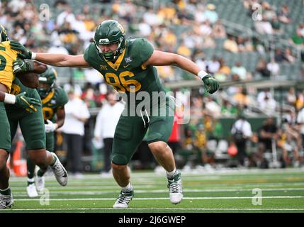 Baylor tight end Ben Sims (8) catches a pass in front of Kansas State ...