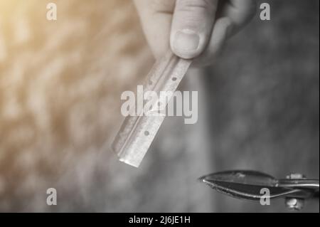 Metal guides for leveling the wall with concrete mortar, installation ...