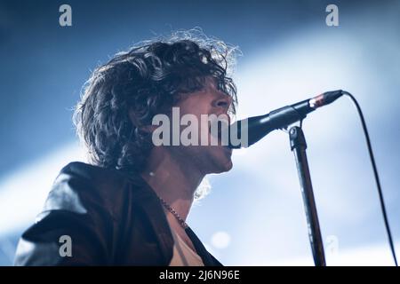 Elijah Hewson (Inhaler Stock Photo - Alamy