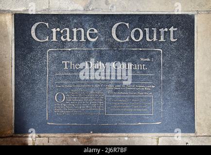 Daily Courant, first London newspaper, plaque Stock Photo - Alamy