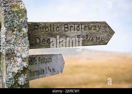 Directional Signpost pointing the way to Deepdale in The Yorkshire ...