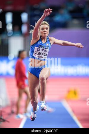 Dariya Derkach jumping at the Belgrade 2022 Indoor World Championship ...