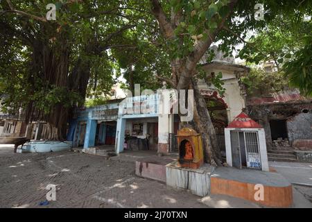 Mandir at the Guptar Ghat or Narayan Ghat along the Ganges. Civil Lines ...