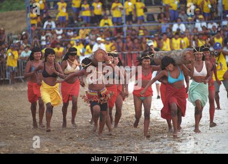 Indigenous Games. Jogos Indígenas, Amazon, Brazil, 2005 Stock Photo - Alamy