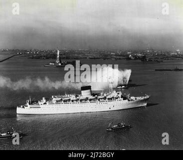 RMS Caronia ocean liner Cunard Line ship, Manhattan, New York, NY State ...