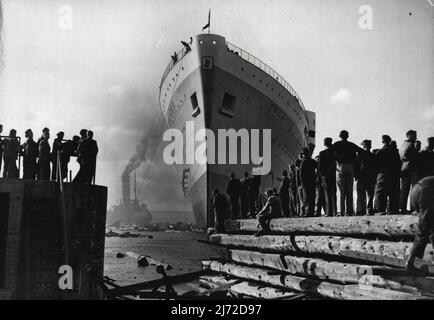 Largest Post-War Liner Launched -- The 31,000-ton liner "Orcades ...