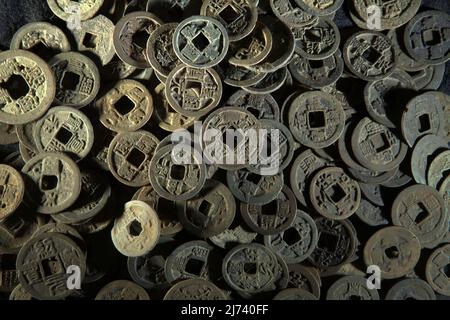 Chinese ancient copper COINS Stock Photo - Alamy