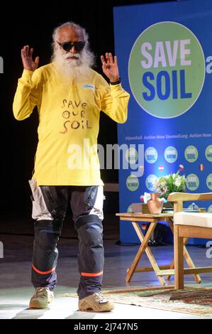PRODUCTION - 13 April 2022, North Rhine-Westphalia, Cologne: Guru ...