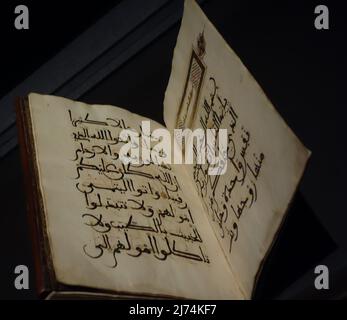 Ancient open book in arabic. Old arabic manuscripts and texts Stock ...