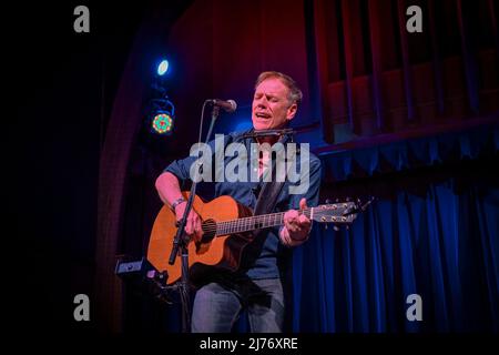 Welsh singer, songwriter, Martyn Joseph in concert Stock Photo - Alamy