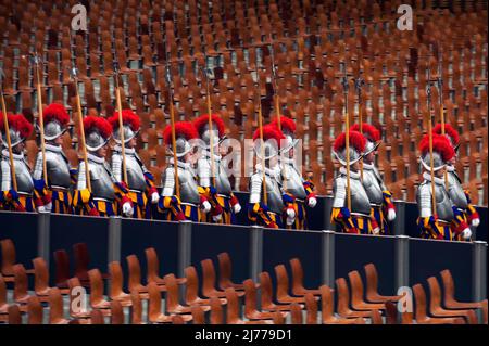 Italy, Rome, Vatican, 2022/05/06 Papal Swiss guards during the swearing ...