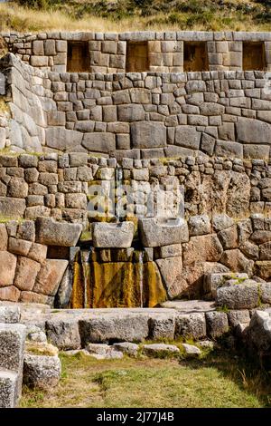 El Bano del Inca (the Inca's Bath), ceremonial stone baths, Tambomachay ...