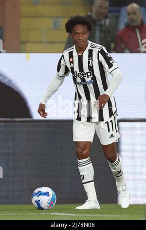 Juan Cuadrado of Juventus FC in action during the Serie A 2021/22 ...