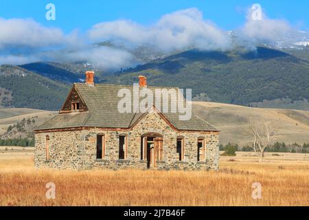 old stone house below the elkhorn mountains at winston, montana Stock ...
