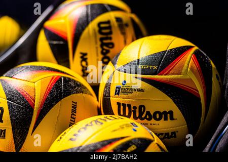 May 4, 2022, Gulf Shores, Alabama, USA: KELLI AGNEW (1) hits passed ...