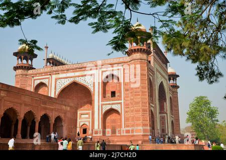 South Grand entrance gate of Taj Mahal Stock Photo - Alamy