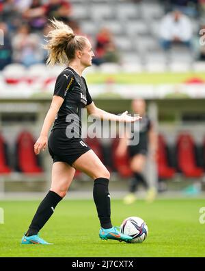 Freiburg, Germany. 08/05/2022, Nina Raecke (4 SGS) controls the ball ...
