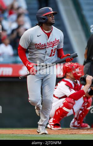 Washington Nationals' Josh Bell watches his two-run home run during the ...