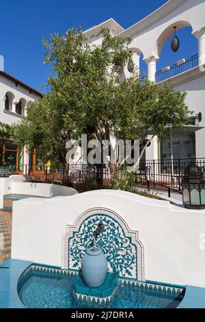 Paseo Nuevo Mall on State Street exudes the Spanish-style charm so ...