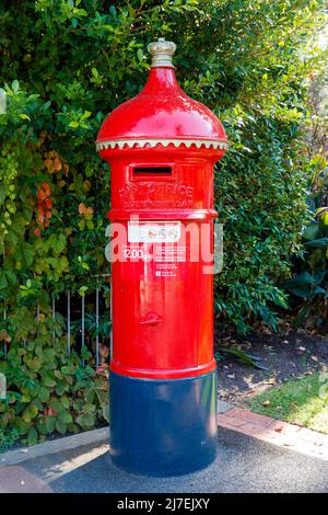 Old Post Box at Fitzroy Gardens, Melbourne, Australia Stock Photo - Alamy