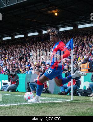 GOAL 2-1, Eberechi Eze of Crystal Palace goal celebration with Michael ...