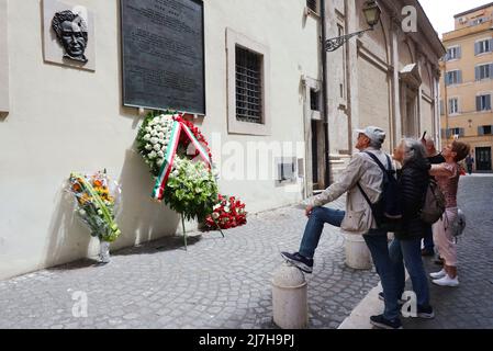 Memorial to Aldo Moro, in via Caetani, Rome, Italy Stock Photo - Alamy