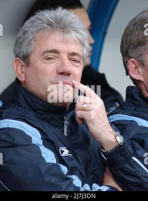 PORTSMOUTH V MANCHESTER CITY KEVIN KEAGAN AND HIS NO. 2 DEREK ...