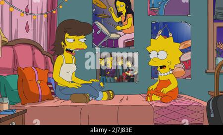 THE SIMPSONS, from left: Shauna Chalmers (voice: Tress MacNeille), Lisa ...