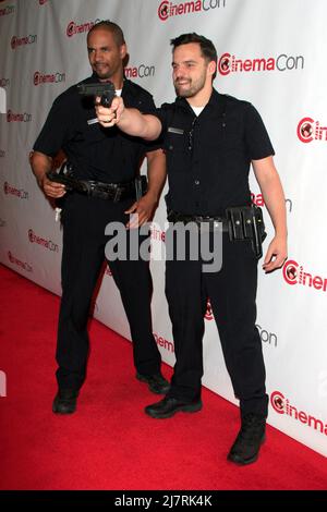 LOS ANGELES - MAR 27: Damon Wayans, Jake Johnson at the 20th Century ...