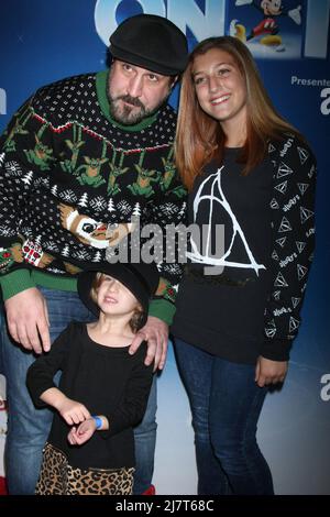 LOS ANGELES - DEC 11: Joey Fatone, Kloey Fatone, Brianna Fatone at the ...