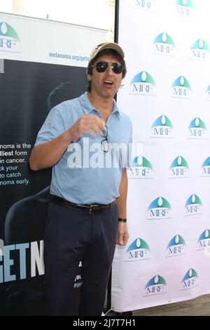 LOS ANGELES - NOV 10: Ray Romano at the Third Annual Celebrity Golf ...