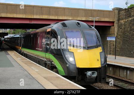 Grand Central Class 180 Adelante train at Kings Cross station in London ...