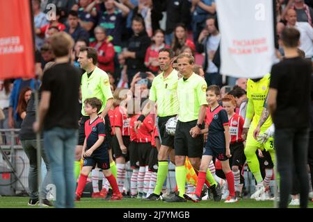 Eindhoven - Referee Bas Nijhuis during the first Eredivisie match of ...