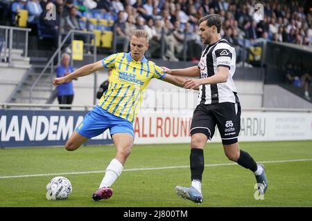 WAALWIJK - (lr) Justin Hoogma of Heracles Almelo, Stijn Bultman of ...