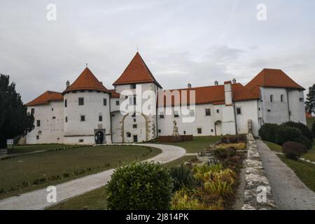 Old town Varaždin - medieval castle in Croatia Stock Photo - Alamy