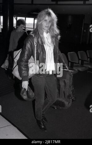 Lori Singer at LAX in 1988 Credit: Ralph Dominguez/MediaPunch Stock ...