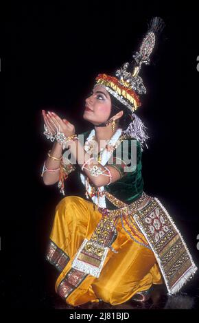 The Manipuri Dance or Manipuri Raas Leela, classical dance of Manipur ...