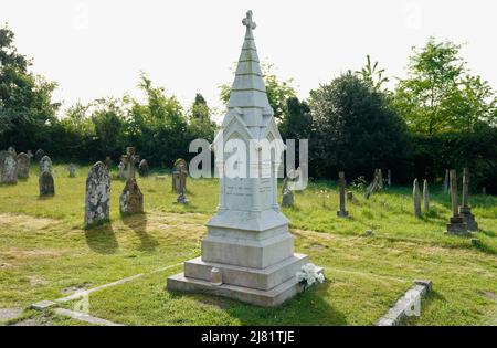 The grave of Florence Nightingale, and the Nightingale family plot, at ...