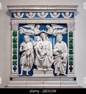 Madonna col Bambino incoronata da due angeli - tempera su tavola ...