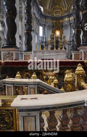 The Confessio (Confession) by Carlo Maderno (1615-1617) Saint Peter's ...