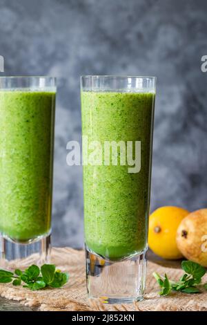 Green pear and watercress smoothie Stock Photo - Alamy