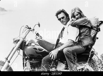 1975, Film Title: GAUNTLET, Pictured: CLINT EASTWOOD, SONDRA LOCKE ...
