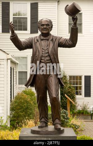 P T Barnum statue in Bethel CT Stock Photo - Alamy