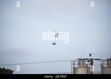Views from Yelland Quay in North Devon as military Chinook exercise ...