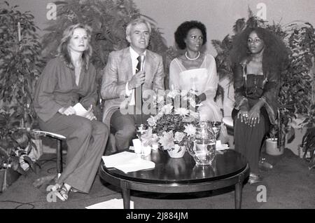 Lindsay Bloom, Joe Benti, Ja'Net DuBois and Chaka Khan at the 2nd ...